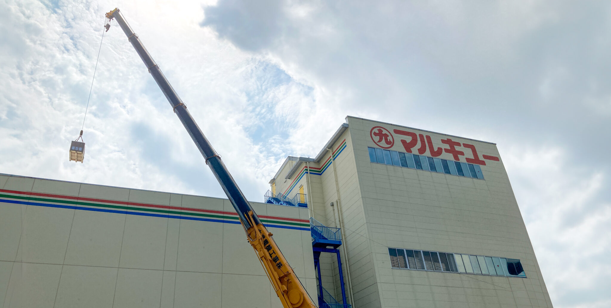 太陽光発電設備の施工期間中に、工場や事業所の通常業務に支障が出ることはあるのか？ - 太陽光発電｜株式会社 恒電社（コウデンシャ）